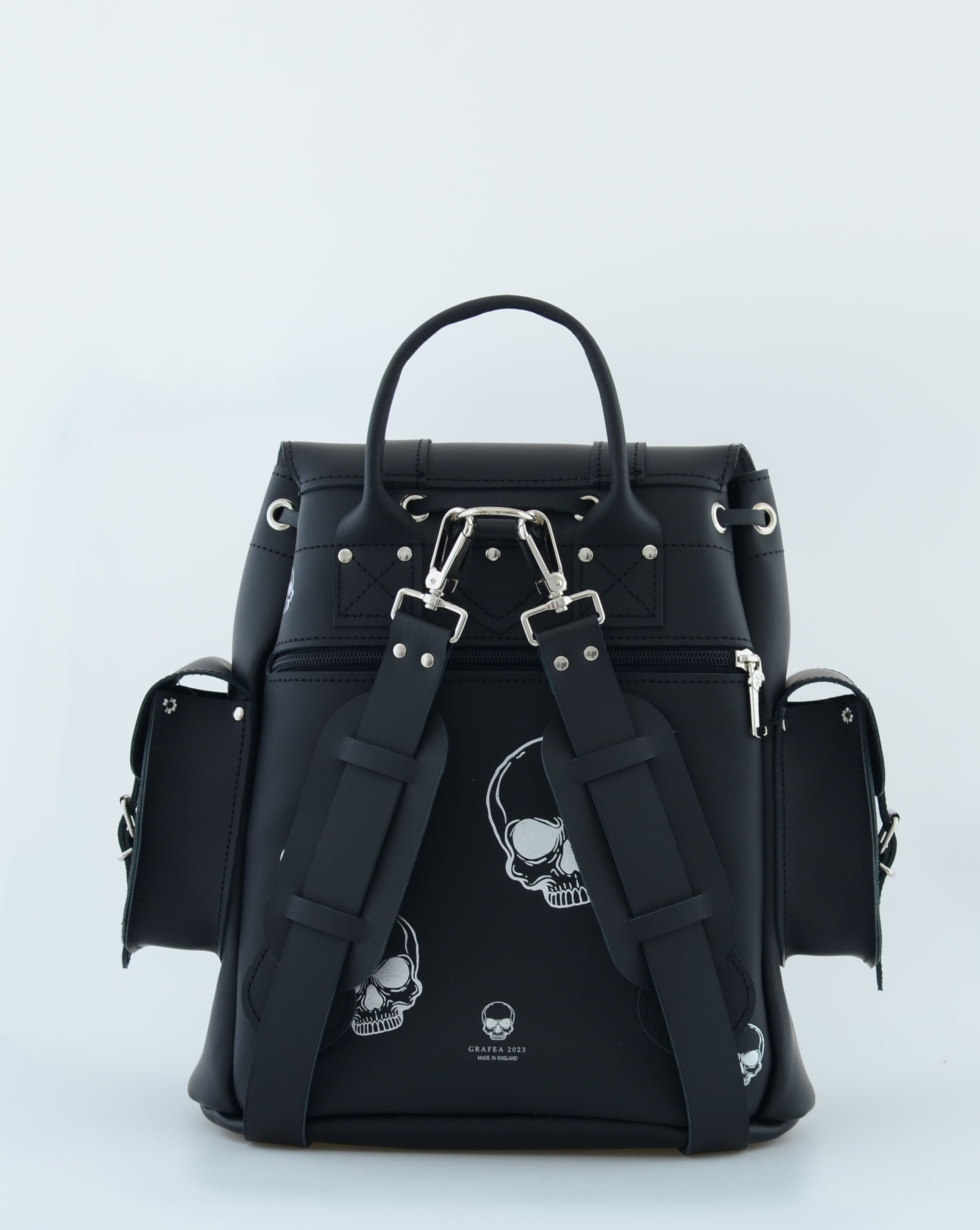 HARI II SILVER SKULLS - Leather Backpack – GRAFEA