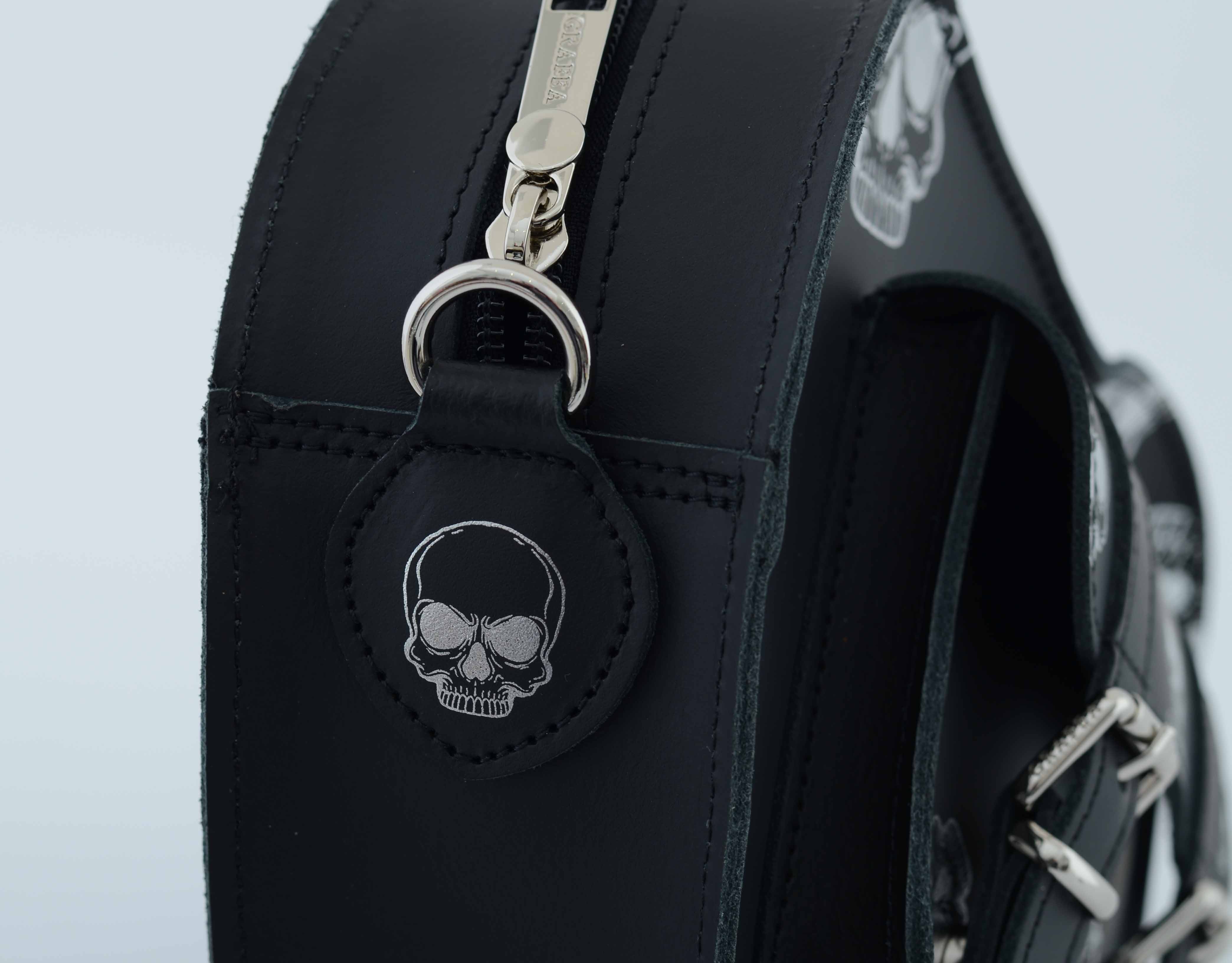 HEART SATCHEL SILVER SKULLS - Mini heart Satchel – GRAFEA